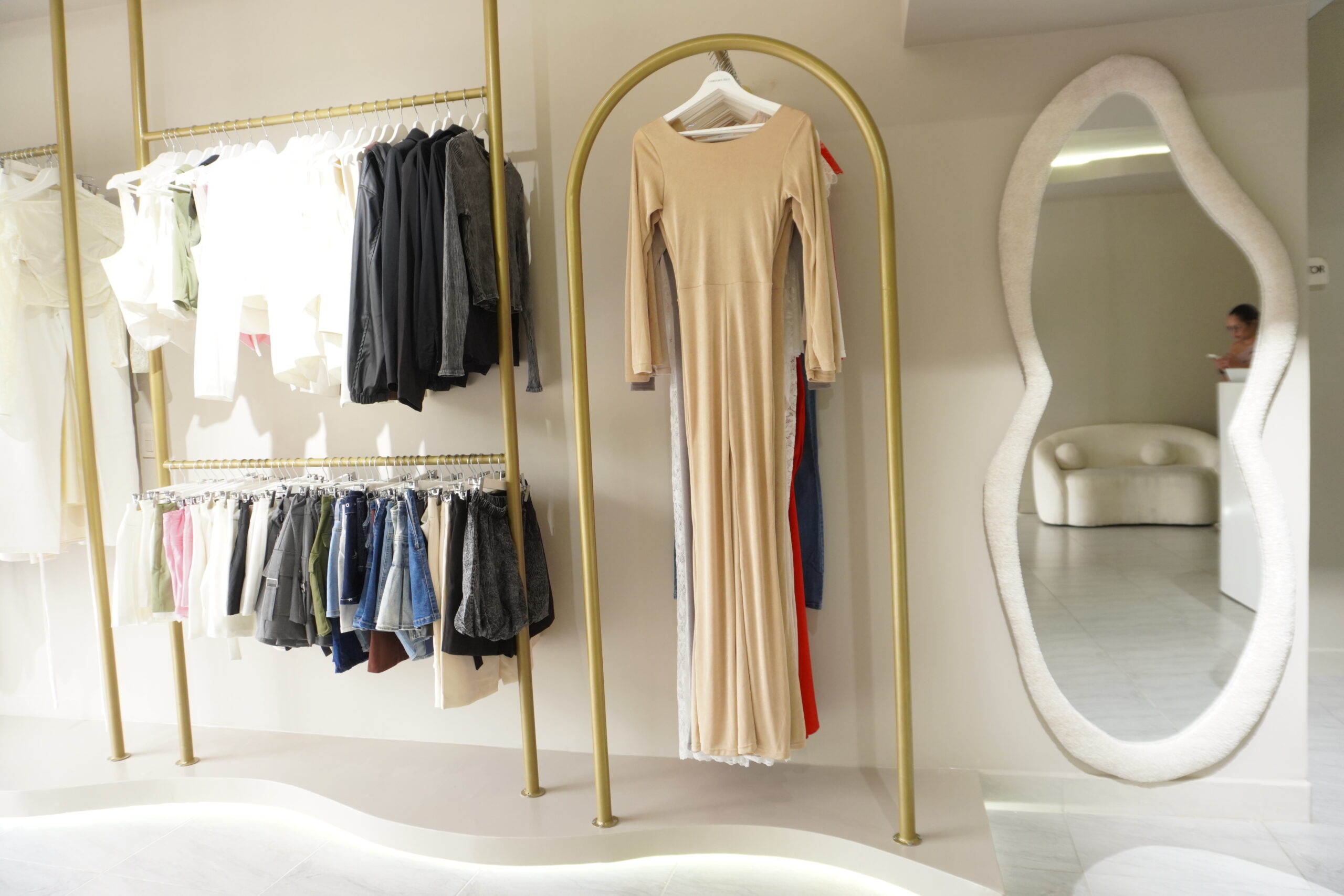 Menos prendas, más impacto: claves para exhibir moda ligera sin saturar ...